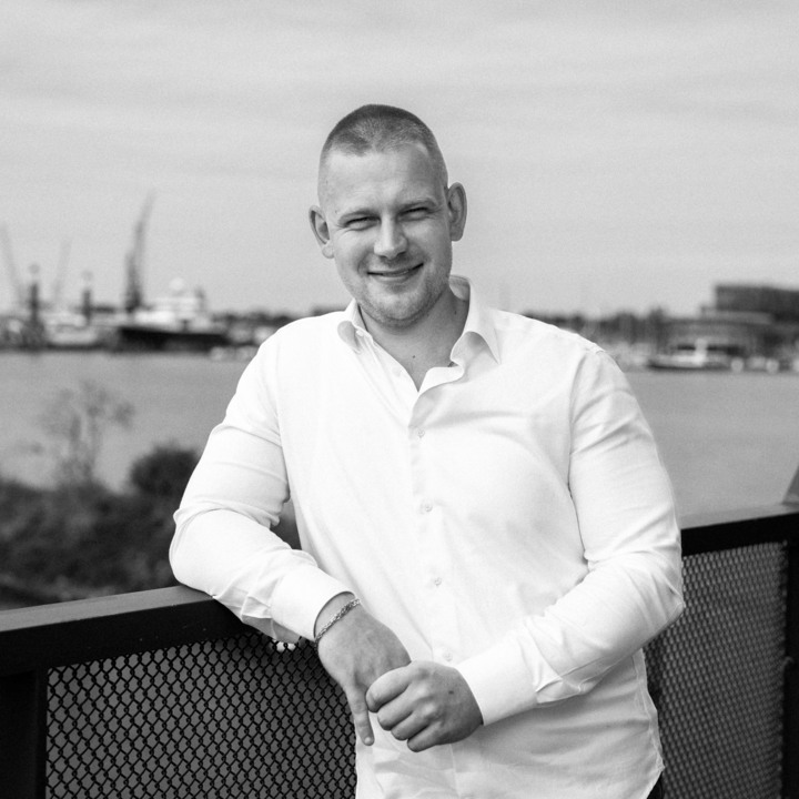 Contact | Dutch Marine Contractors